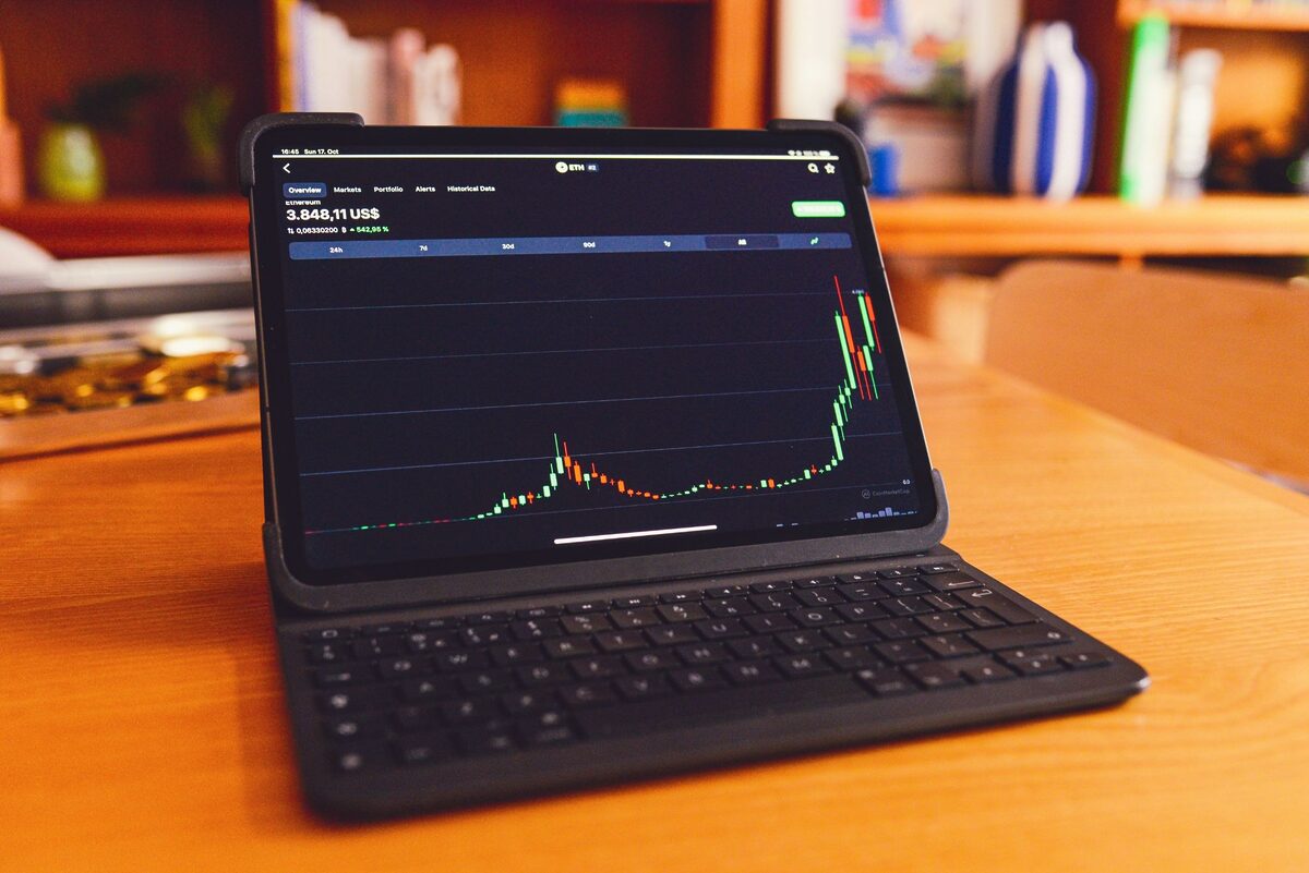 Buyers Rush in as BlockDAG’s $0.00000012 Entry Window & $0.01 Buyback ...